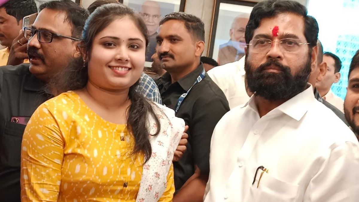 मुख्यमंत्र्यांशी अंबिका हिंगमिरे यांची विविध समस्यांवर चर्चा, मिळविले सिंधुताई सपकाळांच्या ...