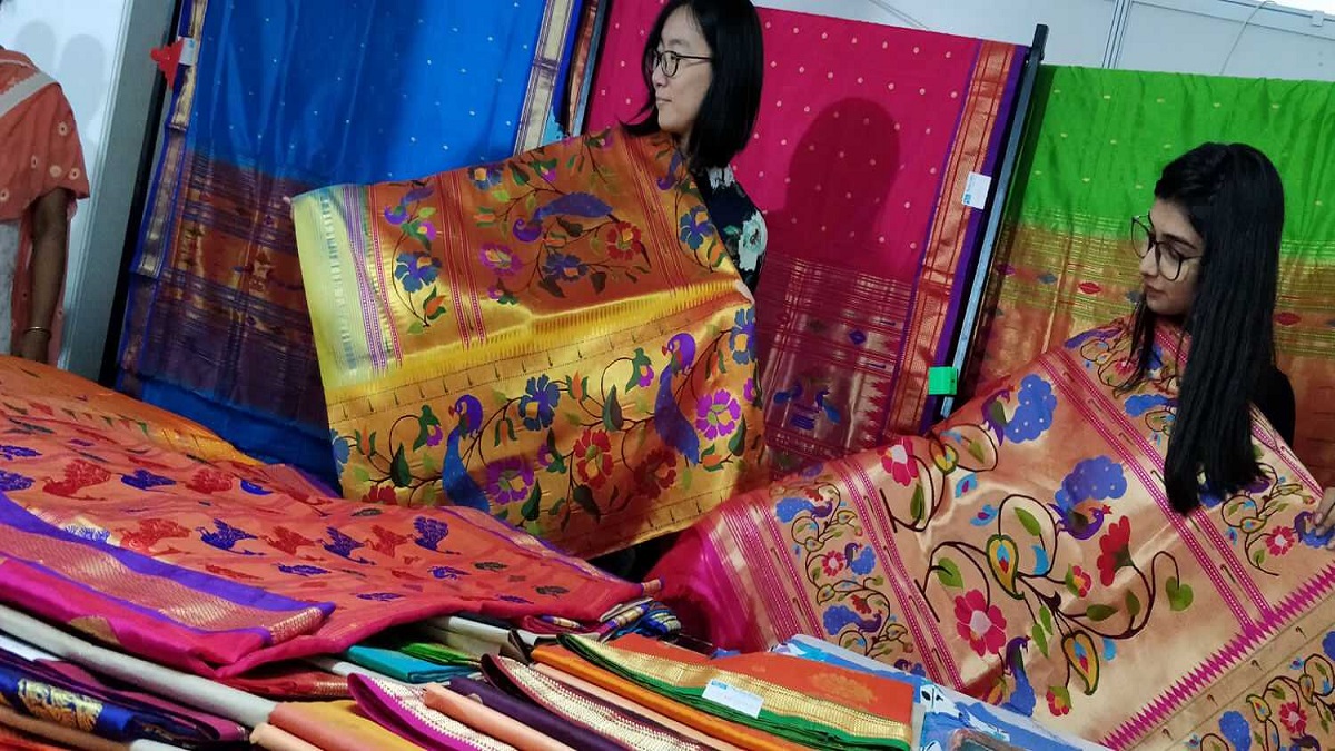 पैठणी साडीची परंपरा जपणारा ‘३१ वा ‘न्यू वेव्ह पैठणी फेस्टिवला ...