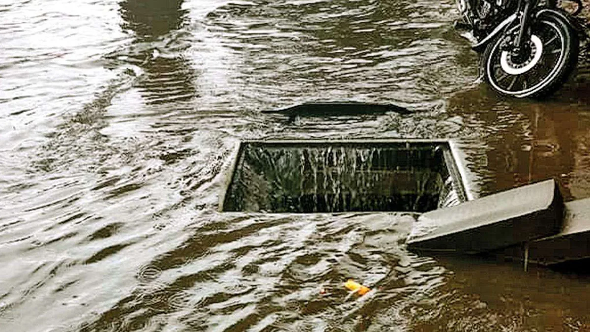 Manhole Death Man Died In Manhole Marathi News : Manhole Death Man Died ...