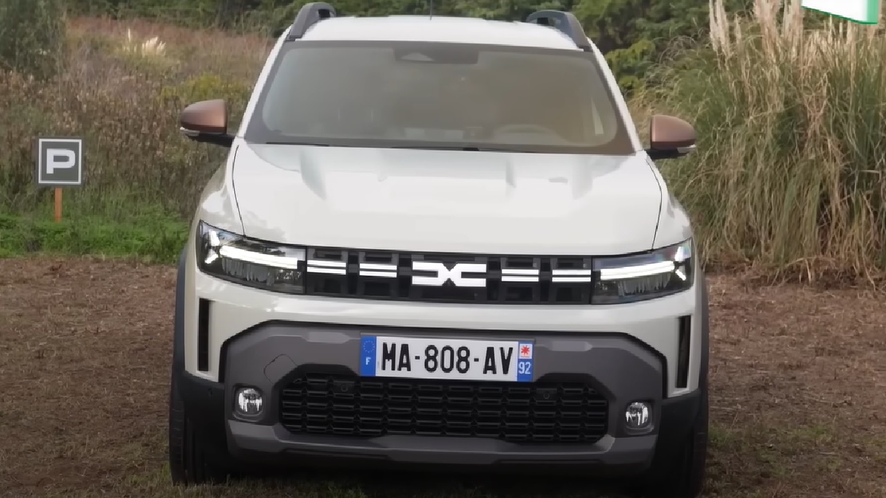 New SUV: Renault करत आहे Baby Duster SUV वर काम, जाणून घ्या फीचर्स ...