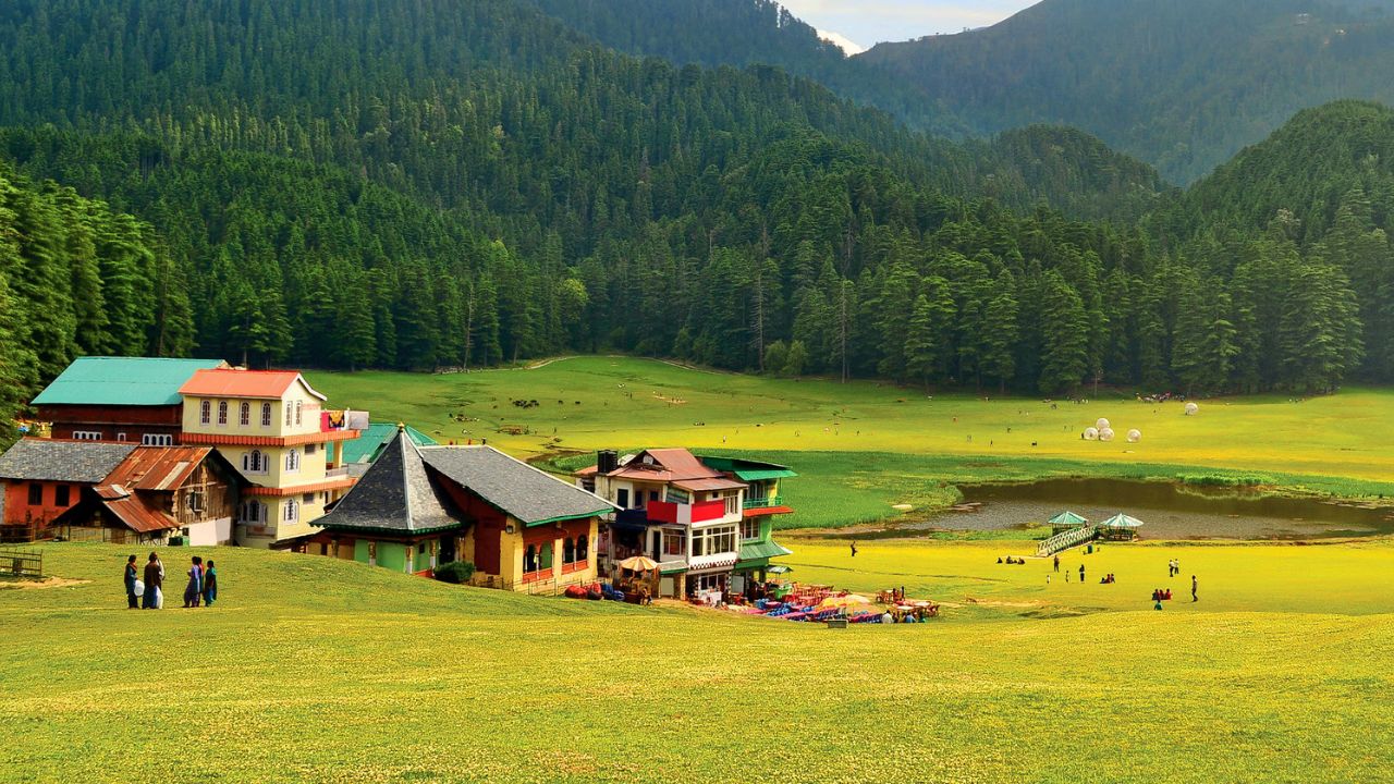 ऑगस्टमध्ये भेट देण्यासाठी भारतातील सर्वोत्तम ठिकाणे; जाणून घ्या कोणती ...