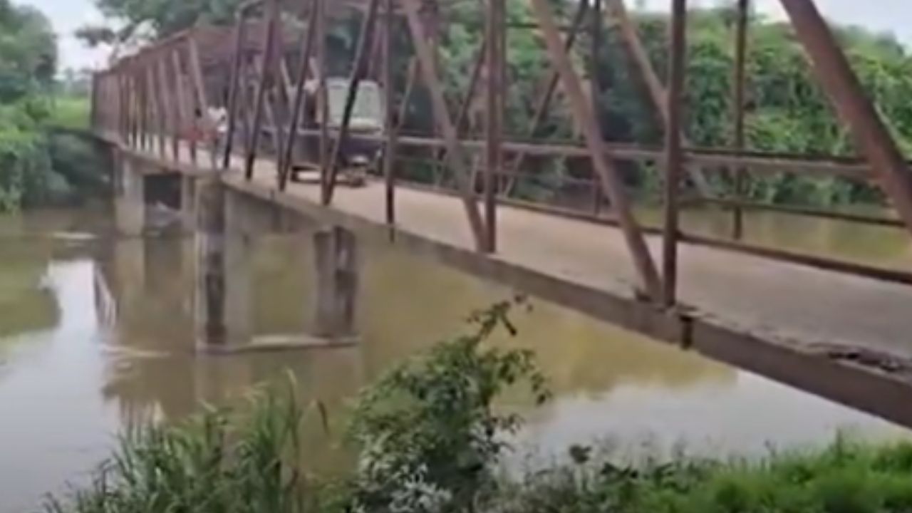Maaval Pune : मामुर्डी ते सांगवडे पवना नदीपात्रावरील जीर्ण साकव ...